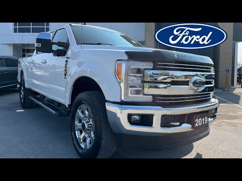 2019 Ford F-350 Super Duty 6.2L V8 w/ Lariat Ultimate Package in Oxford White Walk-Around
