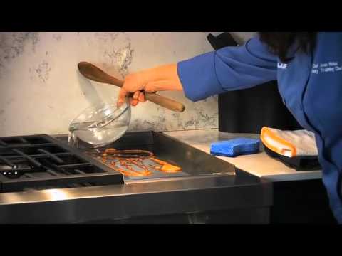 JennAir® Pro-Style® Range with Griddle: Cooking on the Griddle | JennAir