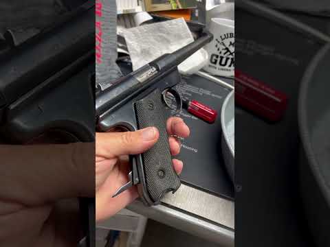 Ruger Mk1 .22 lr pistol disassembly. Oh hell can I put it back together again, oh course I can :)