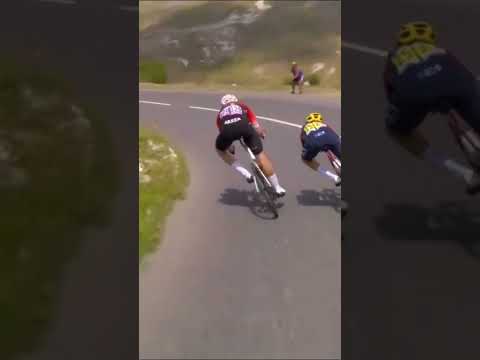 Pidcock goes full F1 on the descent 🤯