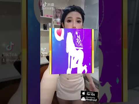 Gai show hàng cực chất trên app momolive.