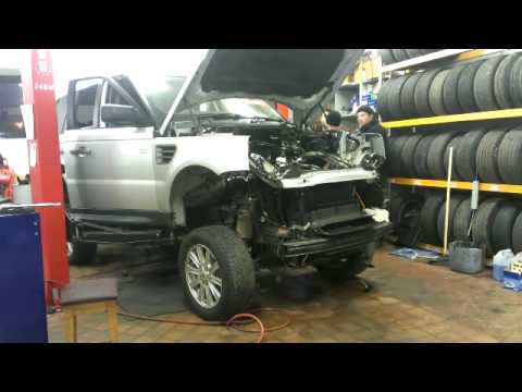 Range Rover Sport Split in Half by Mechanics Just to Repair the Engine ...