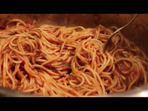 Family Dinner Under £5 Spaghetti & Pasta Sauce (Passata) + Recipe || The Real Heavenly Bites