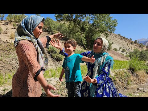 Well done to a brave mother in the arms of her daughters Bita and Anahita: Brave nomadic mother ❤️