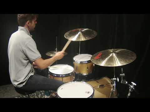 Quick demo of Bosphorus Groove Series Ride 22in (2514 and 2062gr)