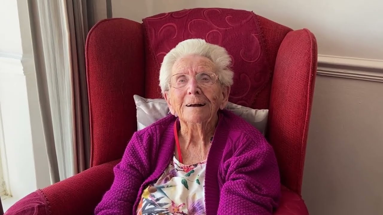 Abbey Lodge Residential Home visit and painting