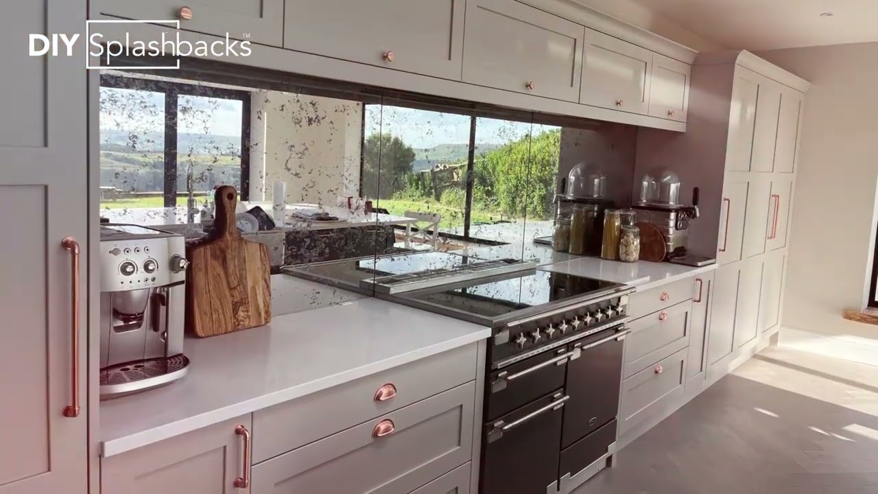 DIY Splashbacks Antique Mirrors #antiquemirror #mirrorsplashback #mirrrors #kitchen #interiordesign