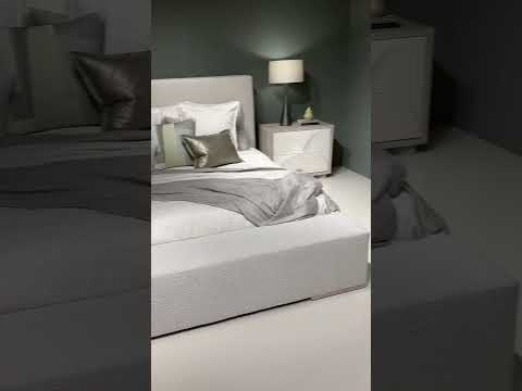 Bernhardt Furniture Dunhill Panel Bed King (1146-002 Grade: L)