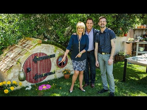 How To - Coloful DIY Garden Stepping Stones - Hallmark Channel