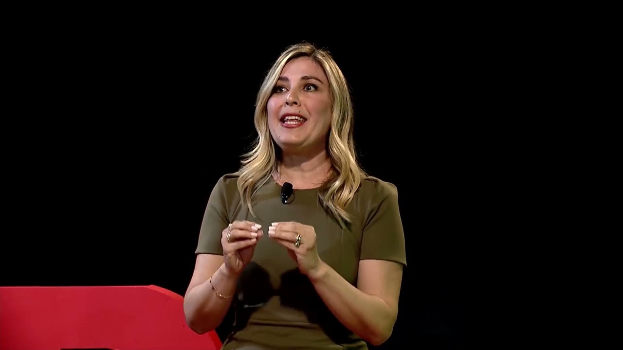 Leer y escribir a través del juego | Myrna García | TEDxUANL