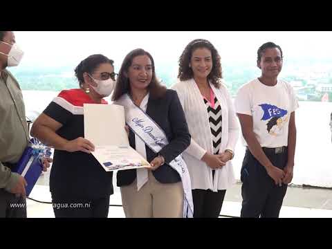 Ministerio de Educación premia a la excelencia académica del país