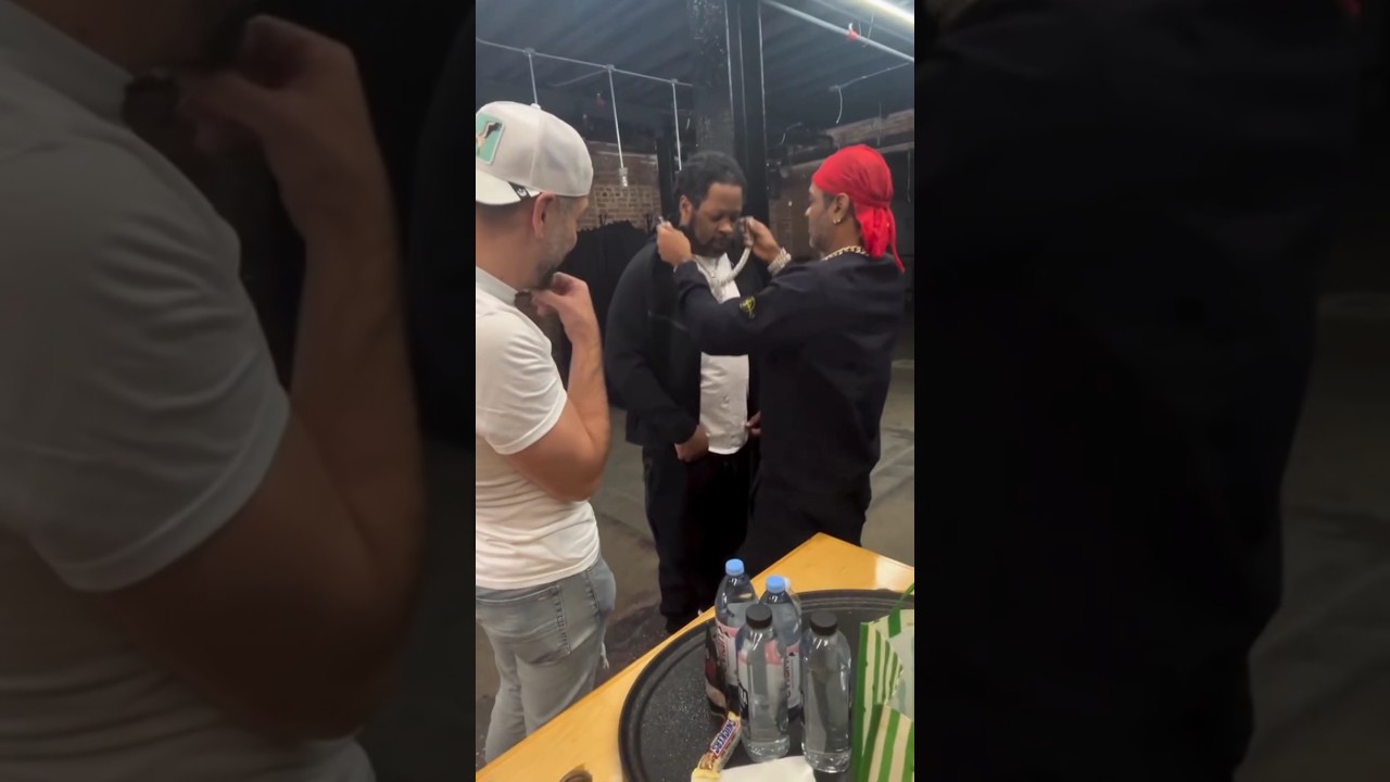 JIM JONES GETS MELMATRIX 2 NEW CHAINS.....