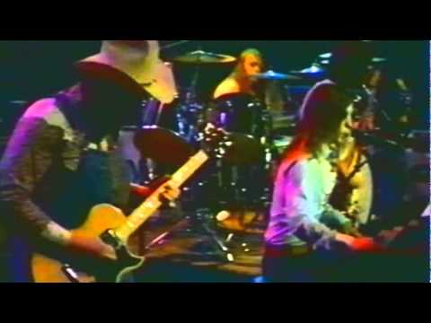 10 Greatest Bass Players Who Only Use Picks | Ultimate Guitar