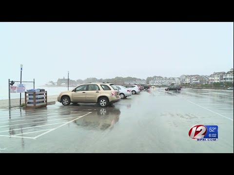 Rough surf brings wave watchers to Narragansett Town beach
