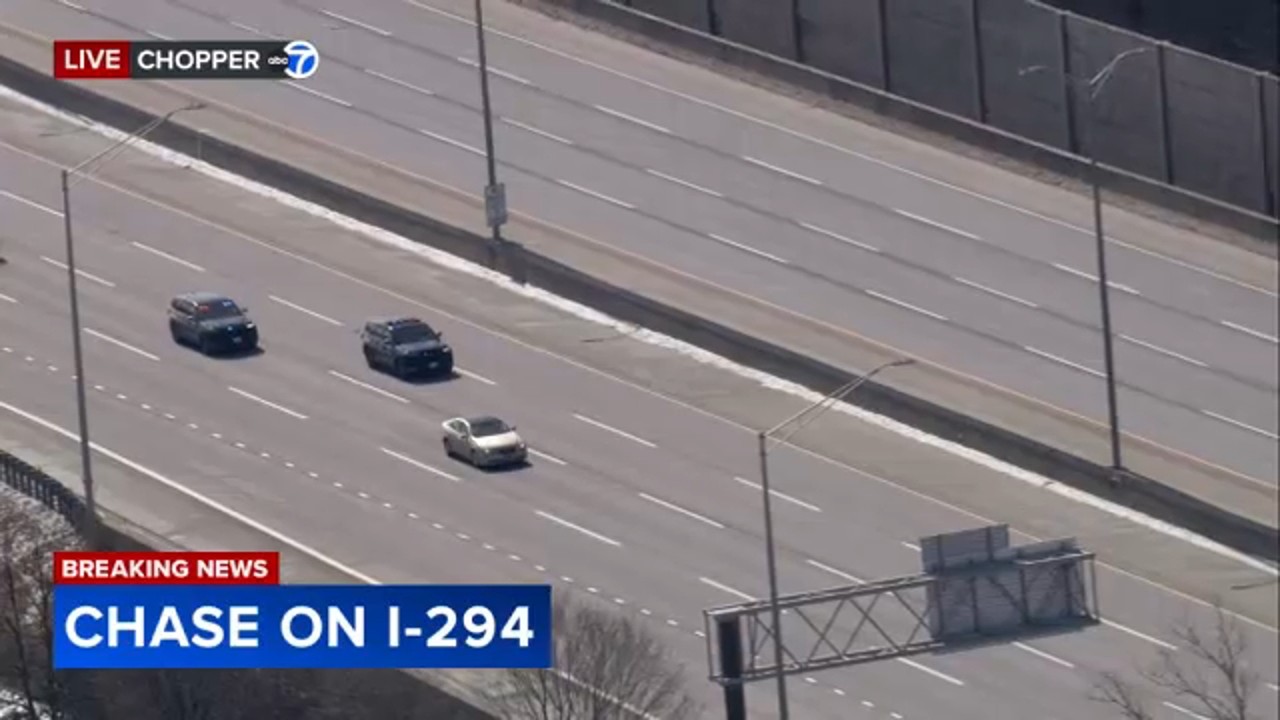 Chopper 7 over police chase on I-294 in north suburbs