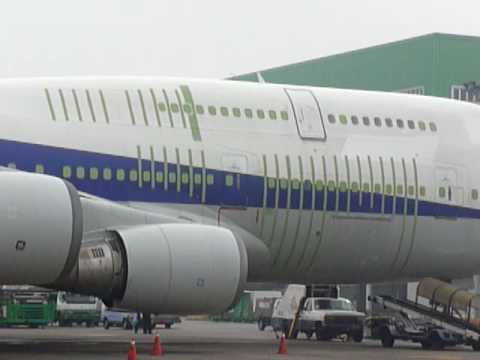 YangTze River Express B-2435 @ TaoYuan Internation Airport