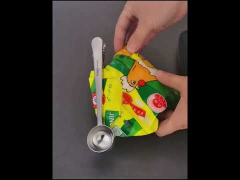 Use a 2-in-1 measuring spoon๏ผcoffee spoon