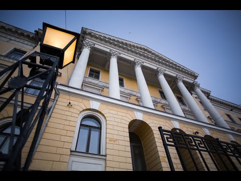 Ministeri Multalan tiedotustilaisuus ydinenergialain uudistamisesta 26.6.