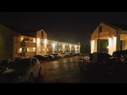 Police arrest man accused of stabbing his mother in Branson, Mo.