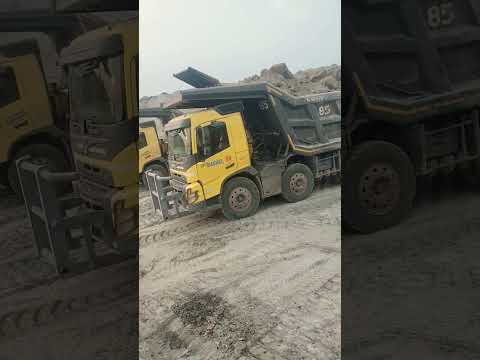 Volvo 480 damper unloading damp area, tipper, #tipper #damperlover #damper #tructer #lorry #jcb