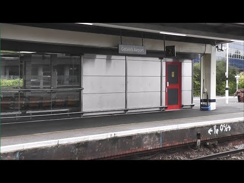 Cheapest Way to Gatwick Airport: Southern Trains from London Bridge (60fps)