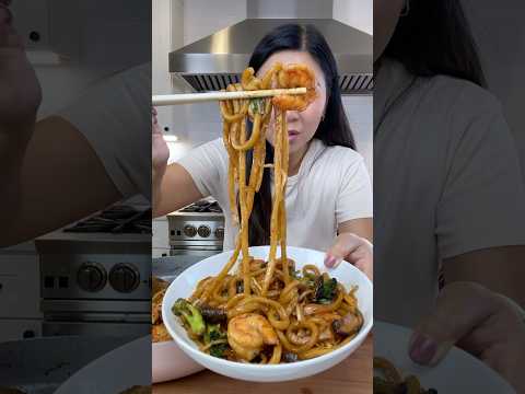 Shrimp Udon Stir Fry Noodle | MyHealthyDish