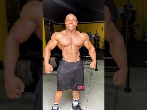 young bodybuilder showing his Pumped muscle worship#teenbodybuilder #muscle #shorts
