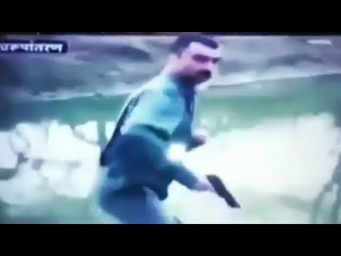 Abinandan destroying proofs of him in Pakistan.. exclusive video