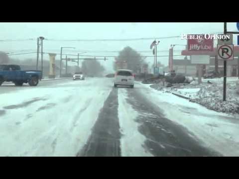 Noontime conditions in Chambersburg: freezing rain and light snow. #pawx