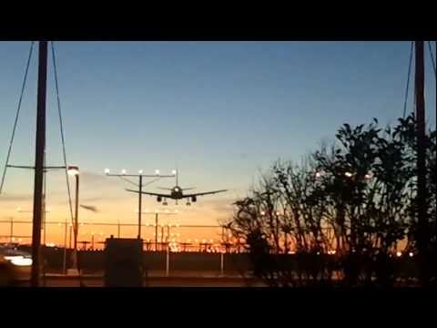O'Hare Airport Chicago, IL - Runway 27L - Planes Landing at Dusk (MUST WATCH) in HD