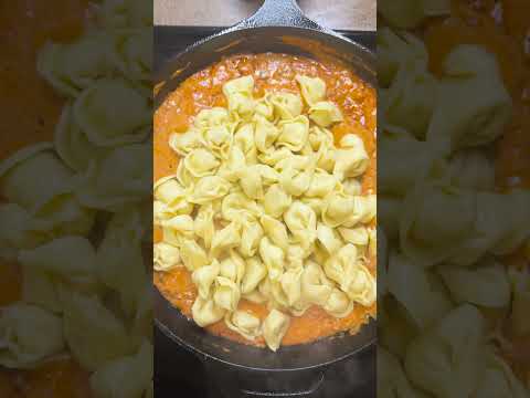 Cheesy Baked Tortellini! #easyrecipe #cooking #viral