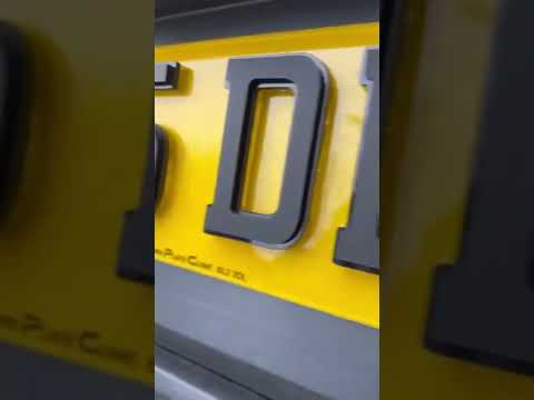 Custom number plate fittings at number plate clinic