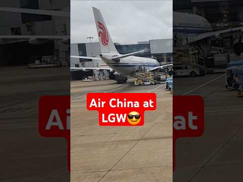 Air China Airplane at London Gatwick LGW Airport to Beijing Shanghai Plane Spotting #aviation