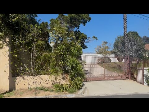 LaBianca House Front Gate on Waverly Drive in Los Angeles #losangeles