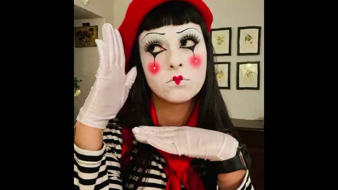 Types of clowns #clowns #pierrot  #interestingfacts #didyouknow #fyp #viral #plsdontflop