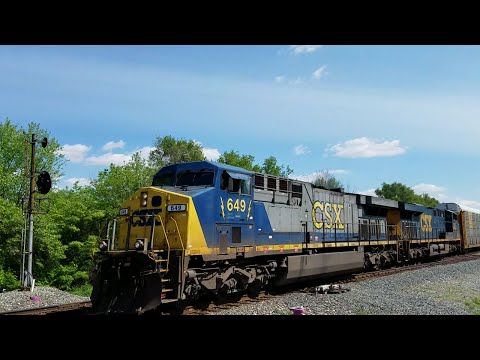 CSX Train Q272 on a Perfect Day – Detroit Campus