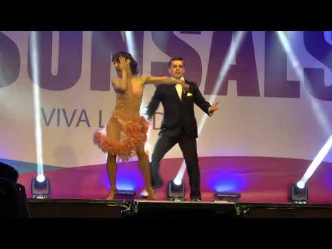Show de Lewis & Katrin (UK) au festival salsa de Croatie 2025 (Crosalsafestival)– www.salsa-guide.fr