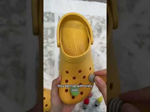 Festive Crocs with Jibbitz Decor for the Holidays #crocs #jibbitz