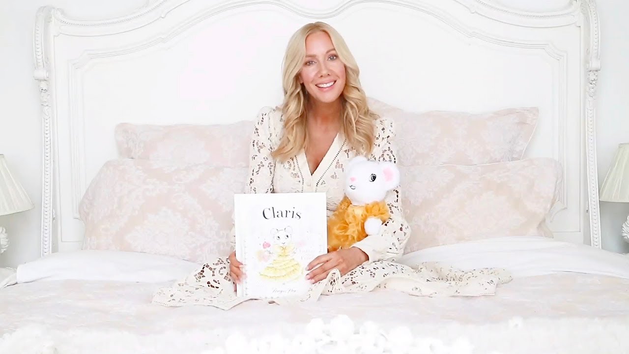 Story Time – Claris: Fashion Show Fiasco