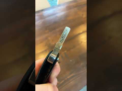 Broken car key? Car key cutting online - save the old blade as a spare - lifehack! #shorts