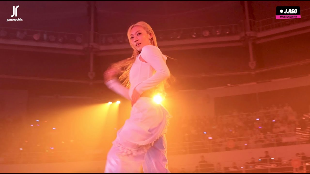 J.REC | SWF2UESDAYS VLOG #4 | Going live in Seoul Day 1!!