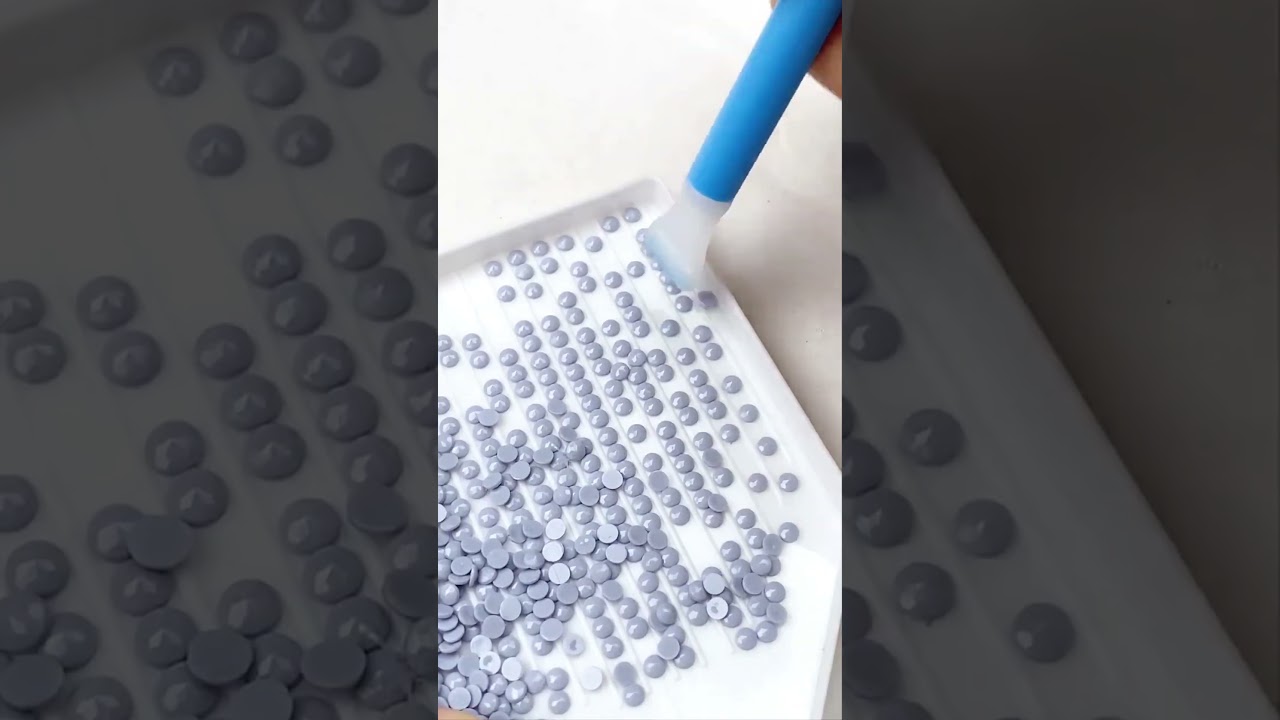 Best diamond painting kits for people who like wolves #diamondpainting #diy #handcraft #deowoo #wolf