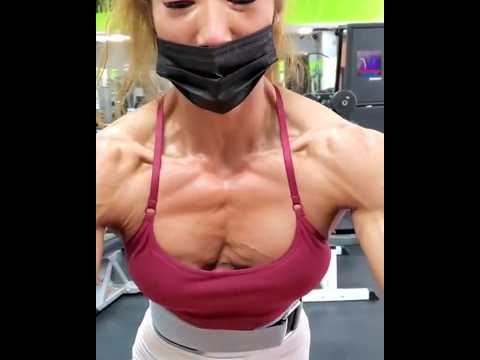 FBB Eunice Oh Seung shreded pecs workout