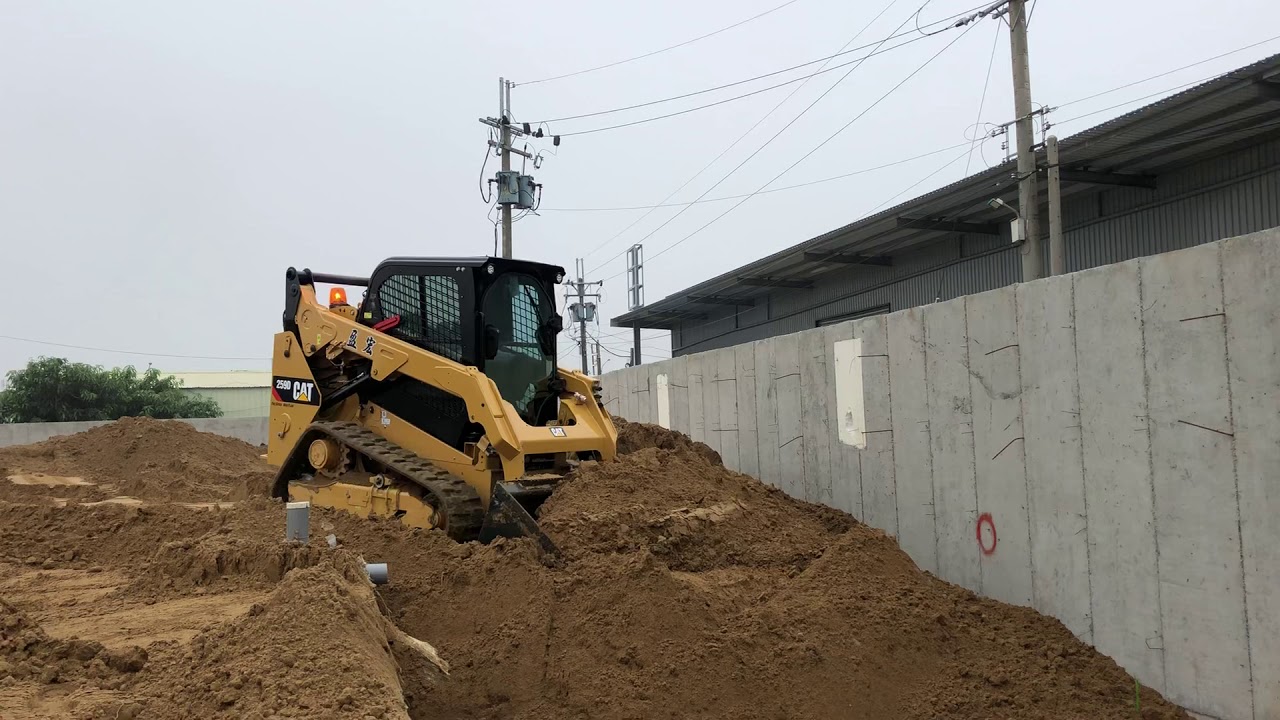 CAT 259D MTL push soil in Taiwan