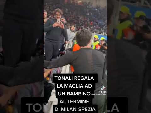 TONALI REGALA LA MAGLIA A UN BAMBINO DOPO MILAN-SPEZIA ♥️🖤