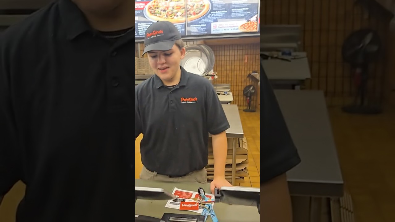 WHEN YOU ORDER PIZZA BEFORE CLOSING!!! 🍕🍕😭😭