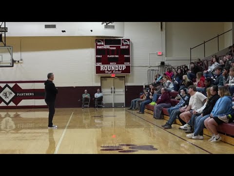 Ex-NBA player Chris Herren inspires Roundup students to overcome addiction
