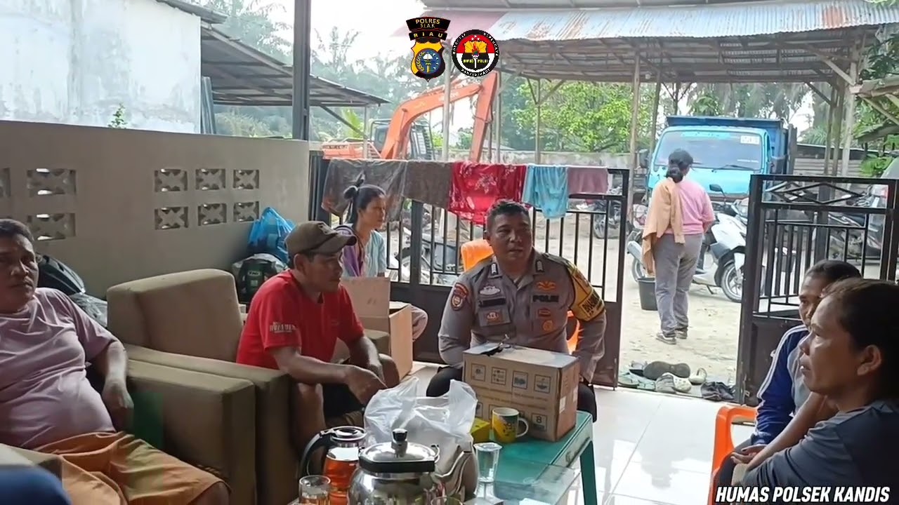 Bhabinkamtibmas Polsek Kandis Polres Siak Sambang Warga Wujudkan Kamtibmas Aman dan Nyaman 