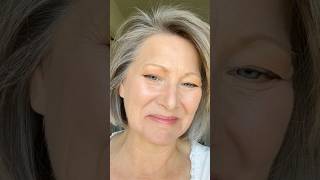 How to apply our moisturizing foundation