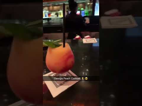 Georgia Peach Cocktail @ Cheesecake Factory! 🍹